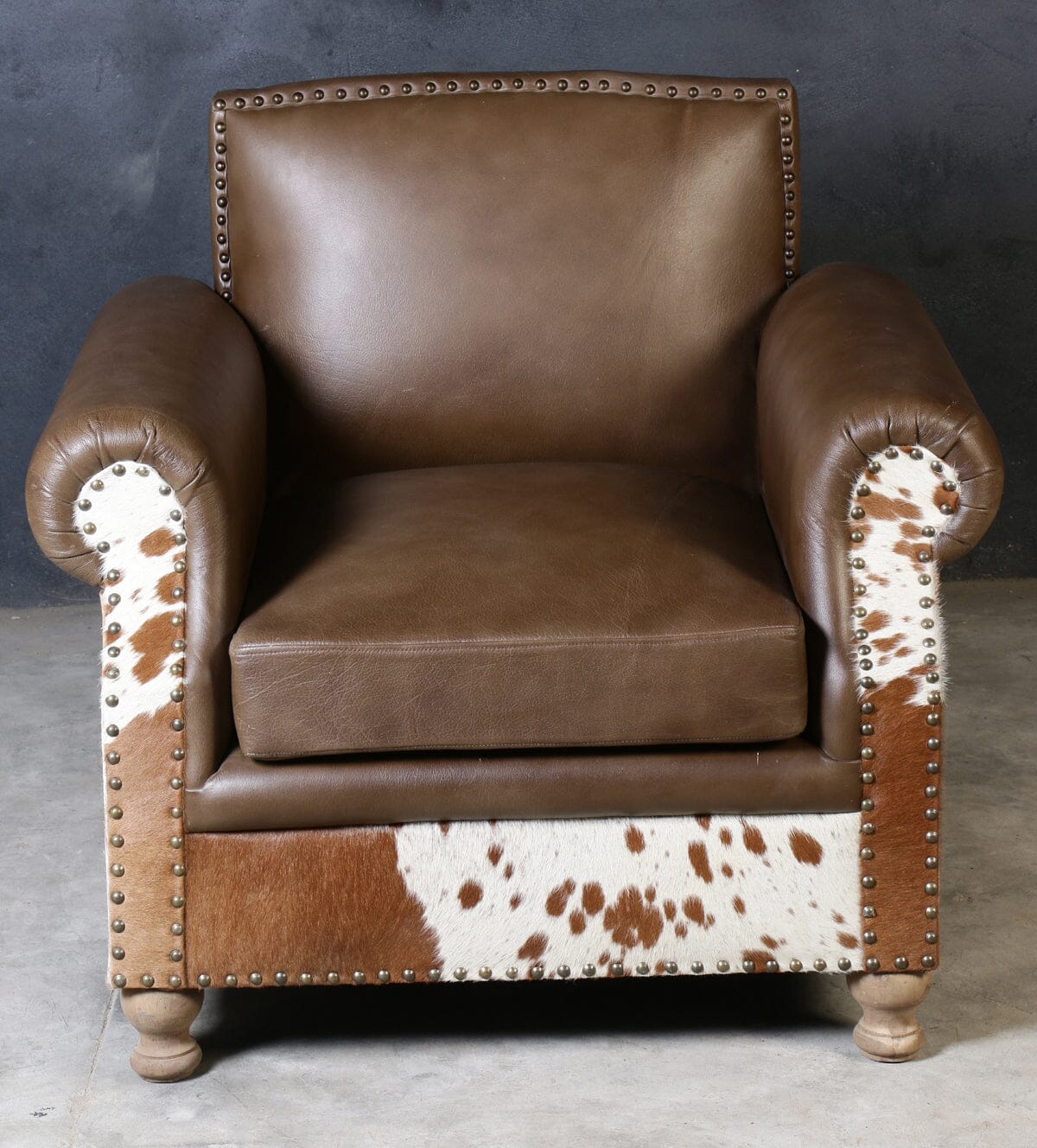 RIVERINA HAND MADE COWHIDE AND GENUINE LEATHER ARM CHAIR - Philbee ...