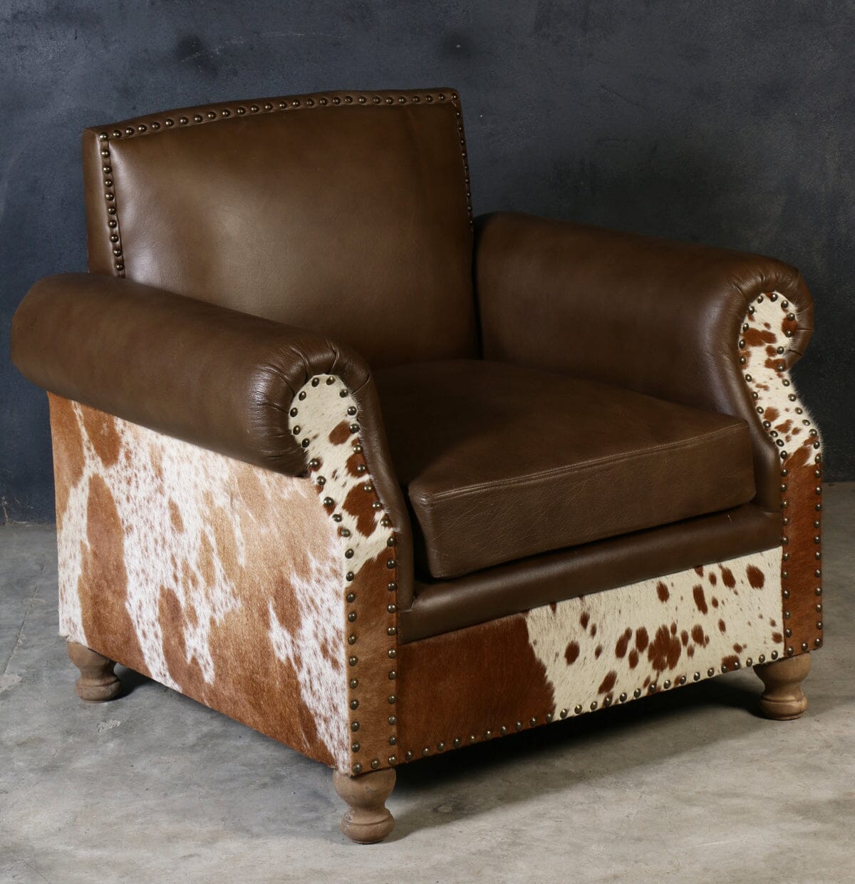 RIVERINA HAND MADE COWHIDE AND GENUINE LEATHER ARM CHAIR - Philbee ...